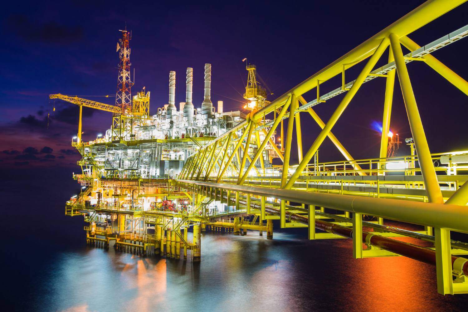 Eni Secures Three Exploration Contracts in Egypt